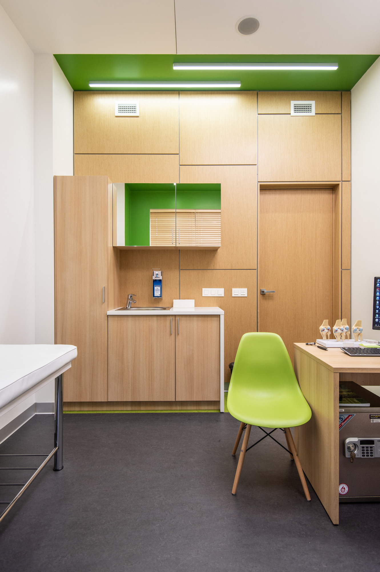 R-plus Multidisciplinary Clinic - Healthcare Snapshots