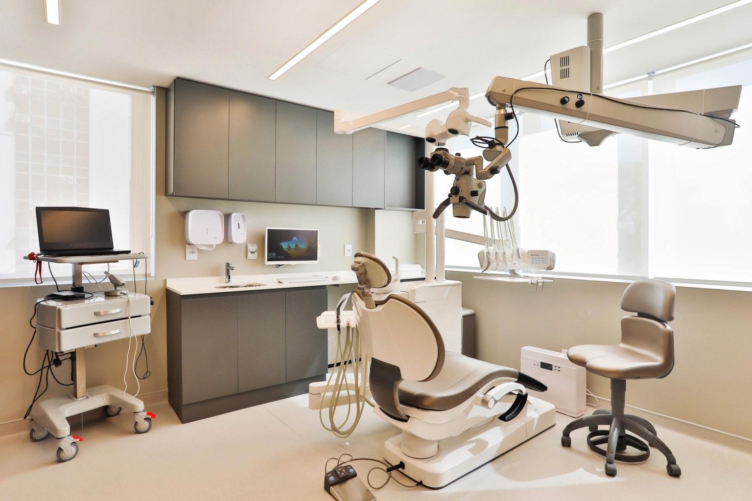 São Paulo Dental Studio - Healthcare Snapshots