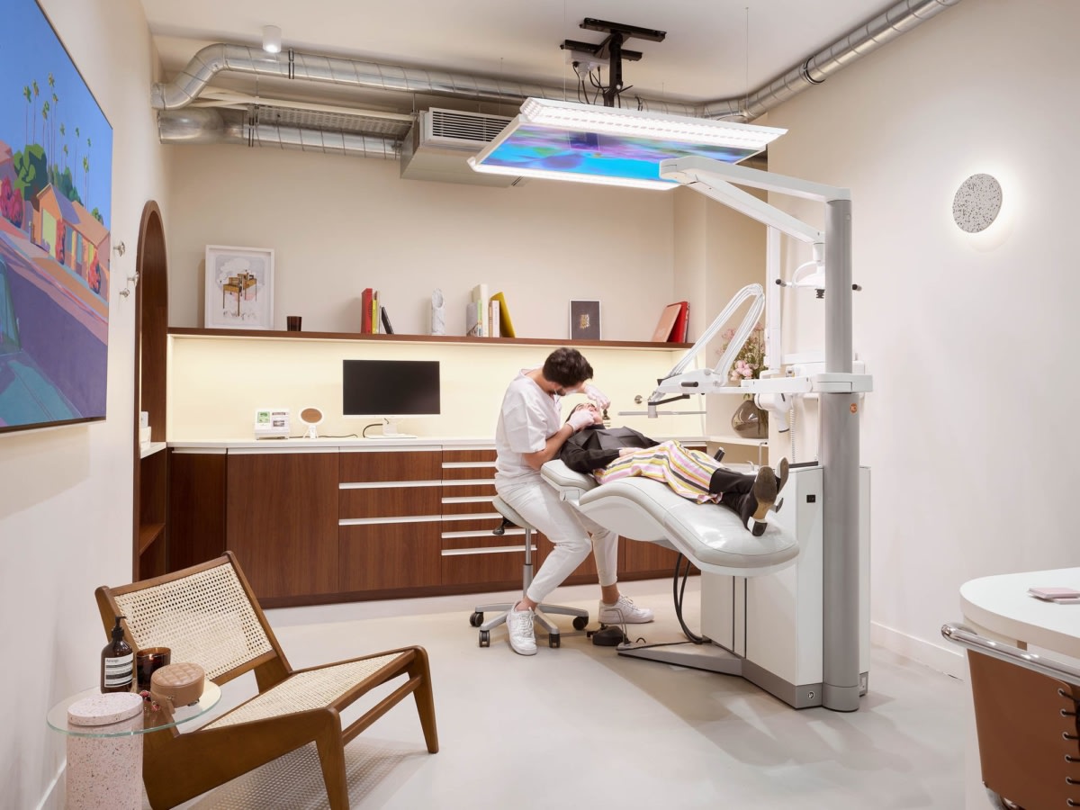 Paris Dental Studios - Healthcare Snapshots