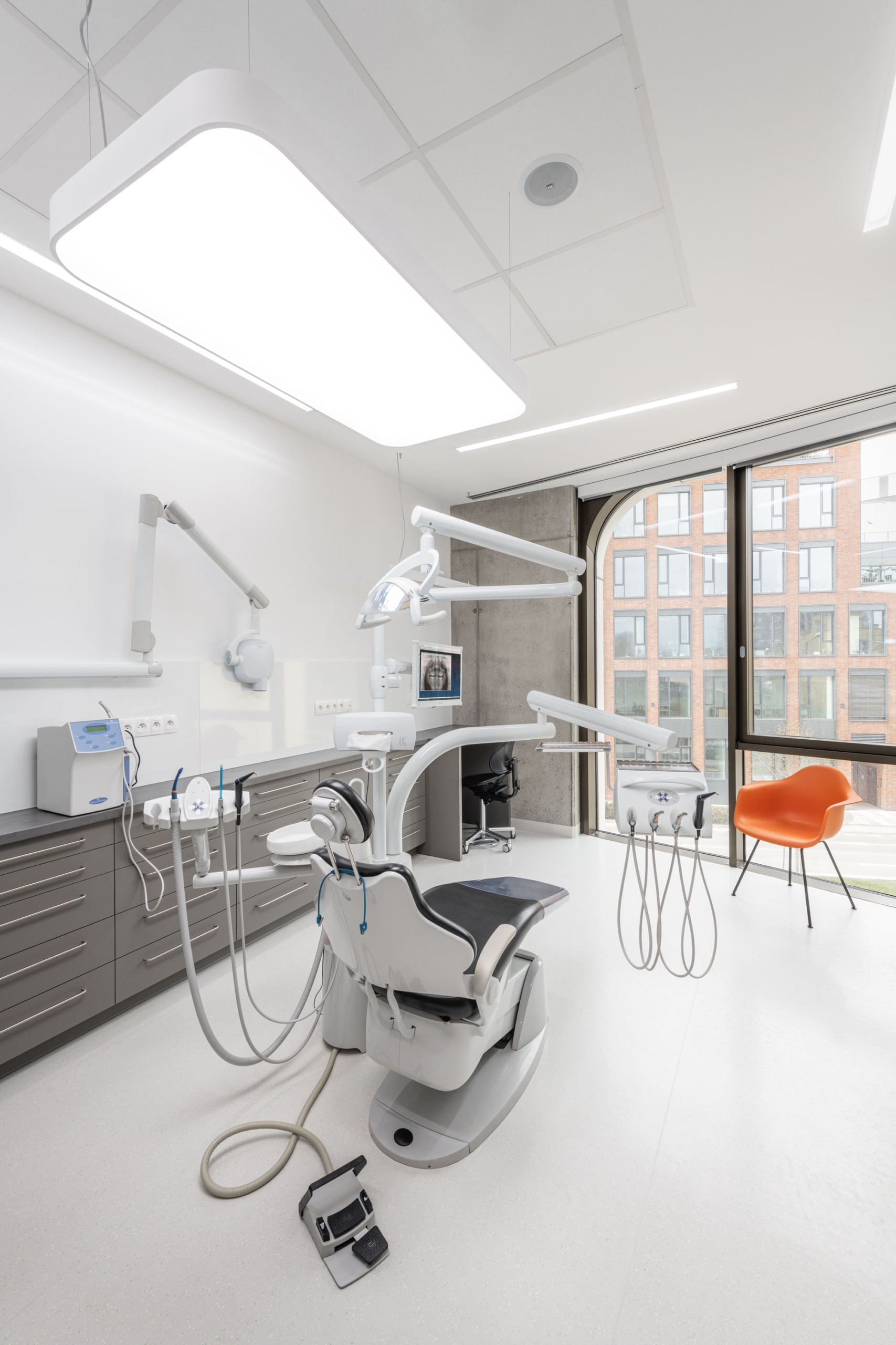 DENTLY Clinic - Healthcare Snapshots