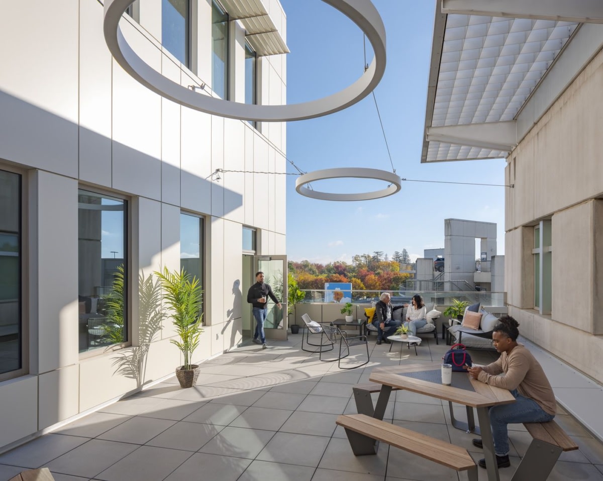 UC Davis Ernest E. Tschannen Eye Center Building - Healthcare Snapshots