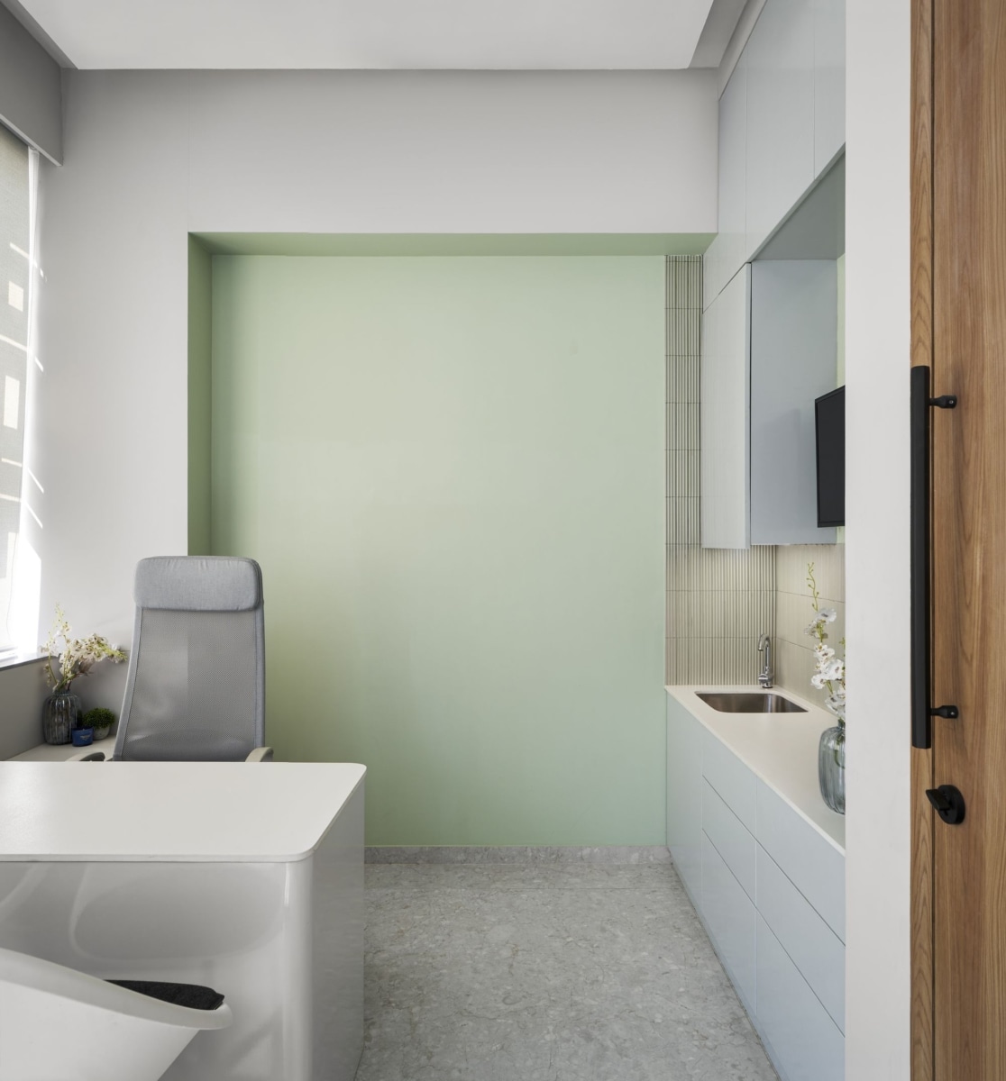 Four Rooms - ENT and Dentist Clinic - Healthcare Snapshots