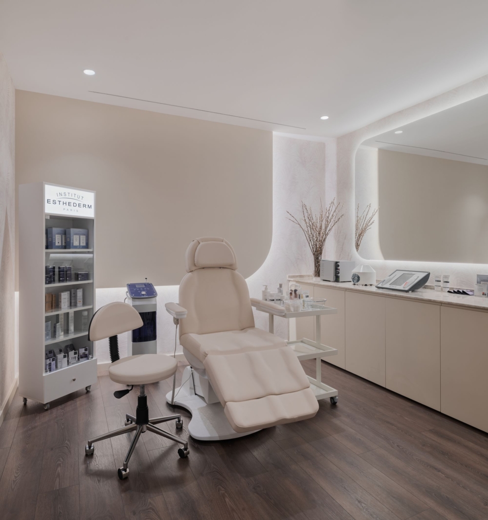 J Dermatology Clinic - Healthcare Snapshots