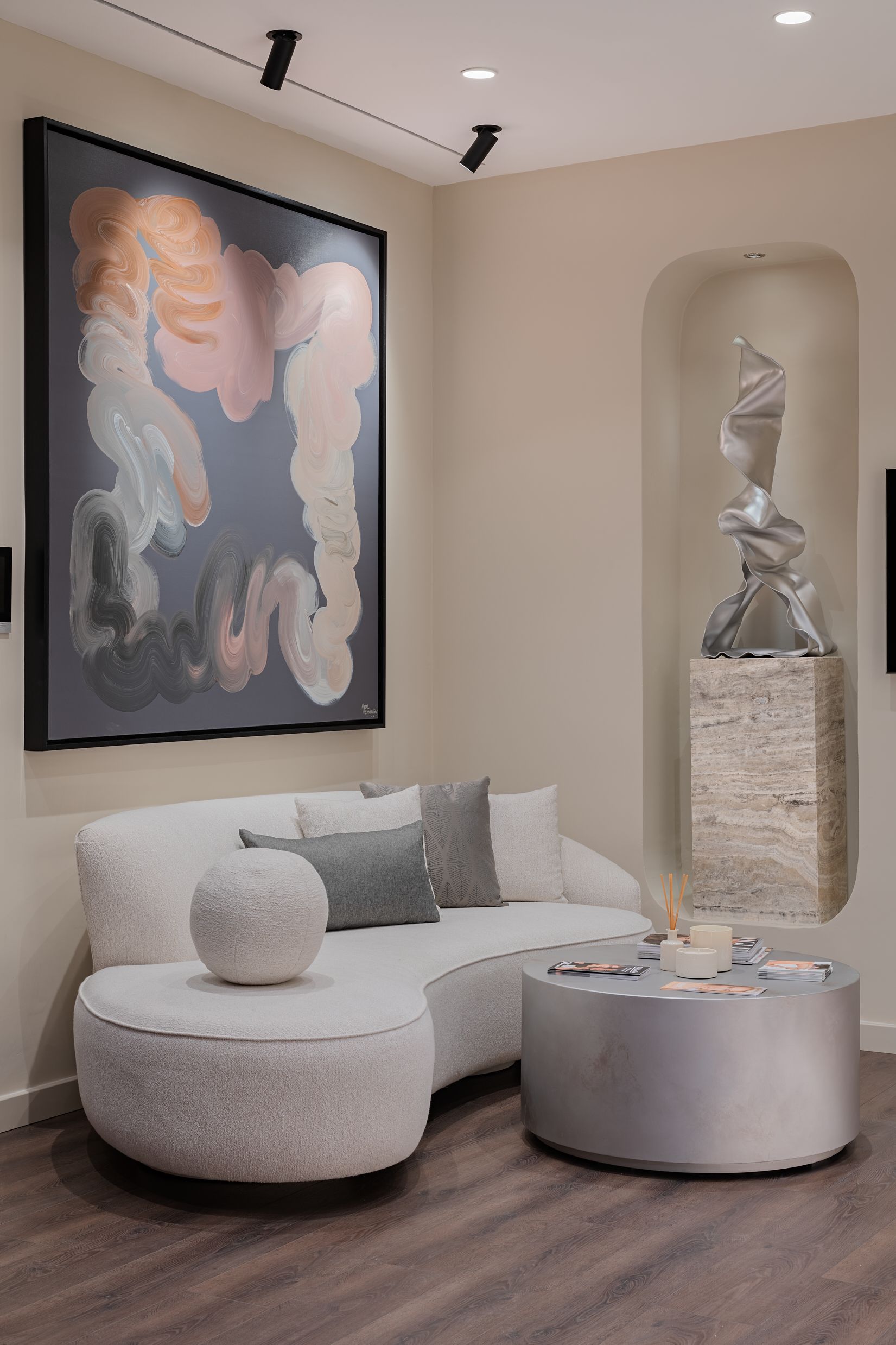 J Dermatology Clinic - Healthcare Snapshots
