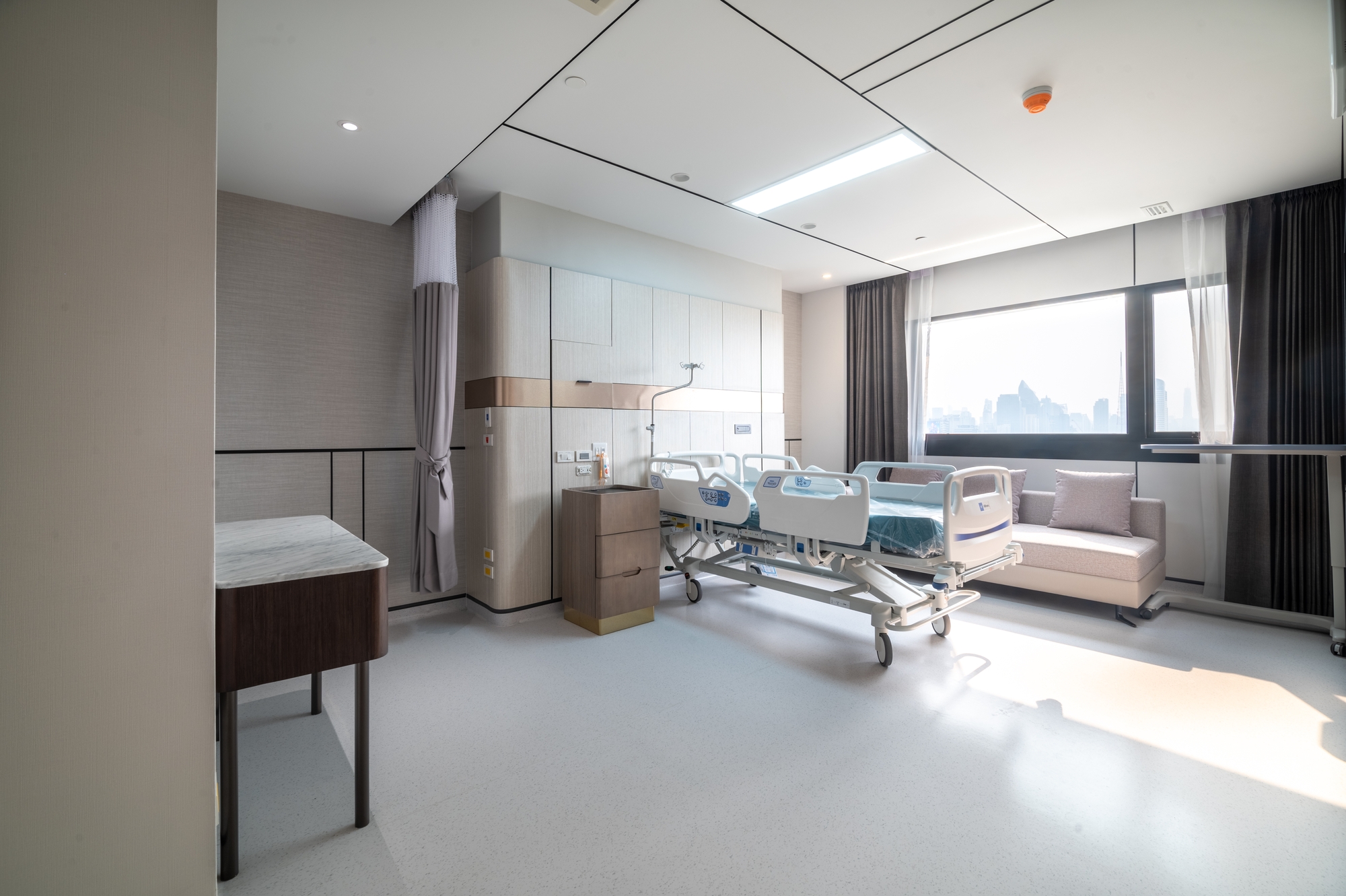 Bangkok Hospital - Inpatient Ward Building D Floors 11 & 12 ...