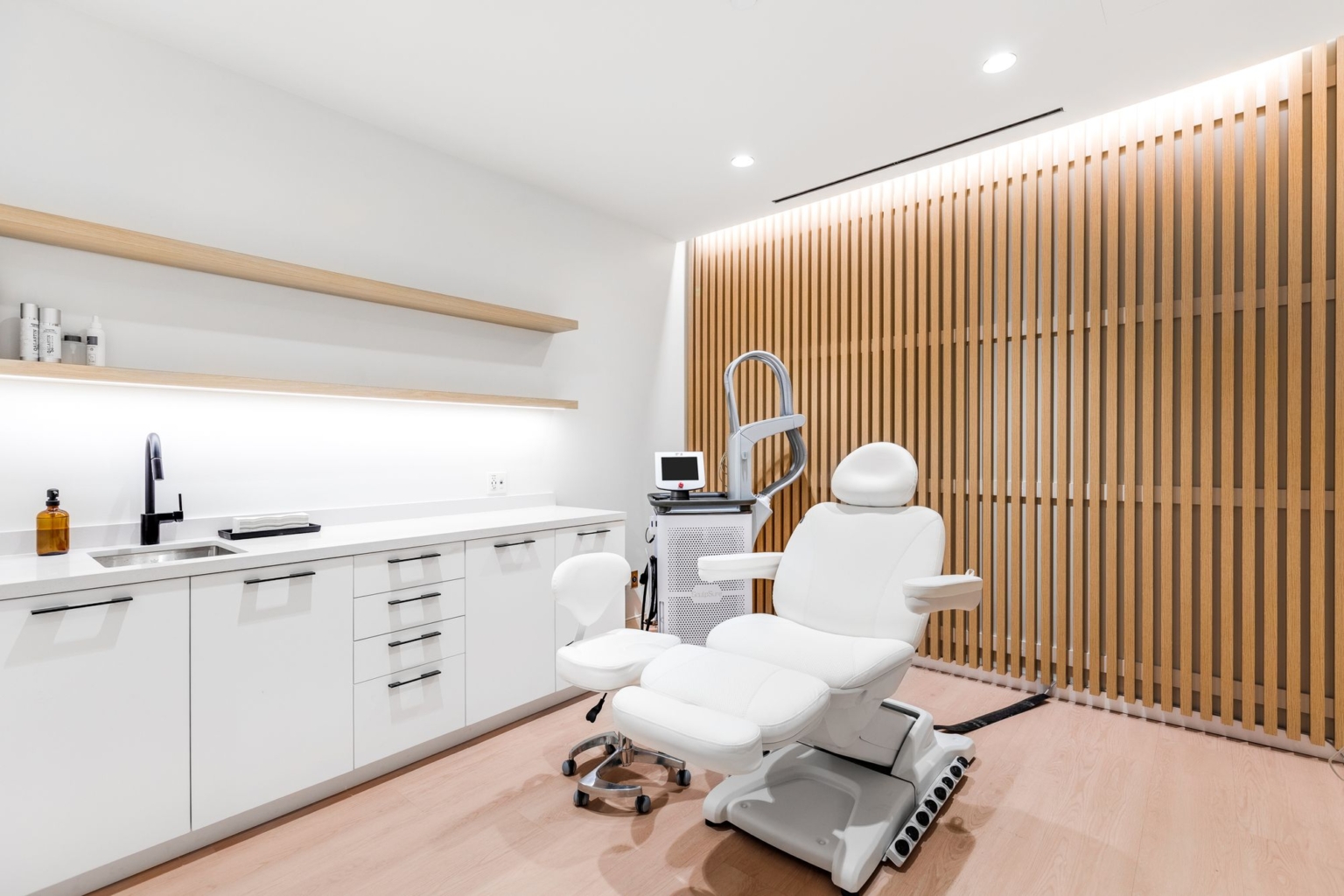 The Look Lab Clinic - Healthcare Snapshots