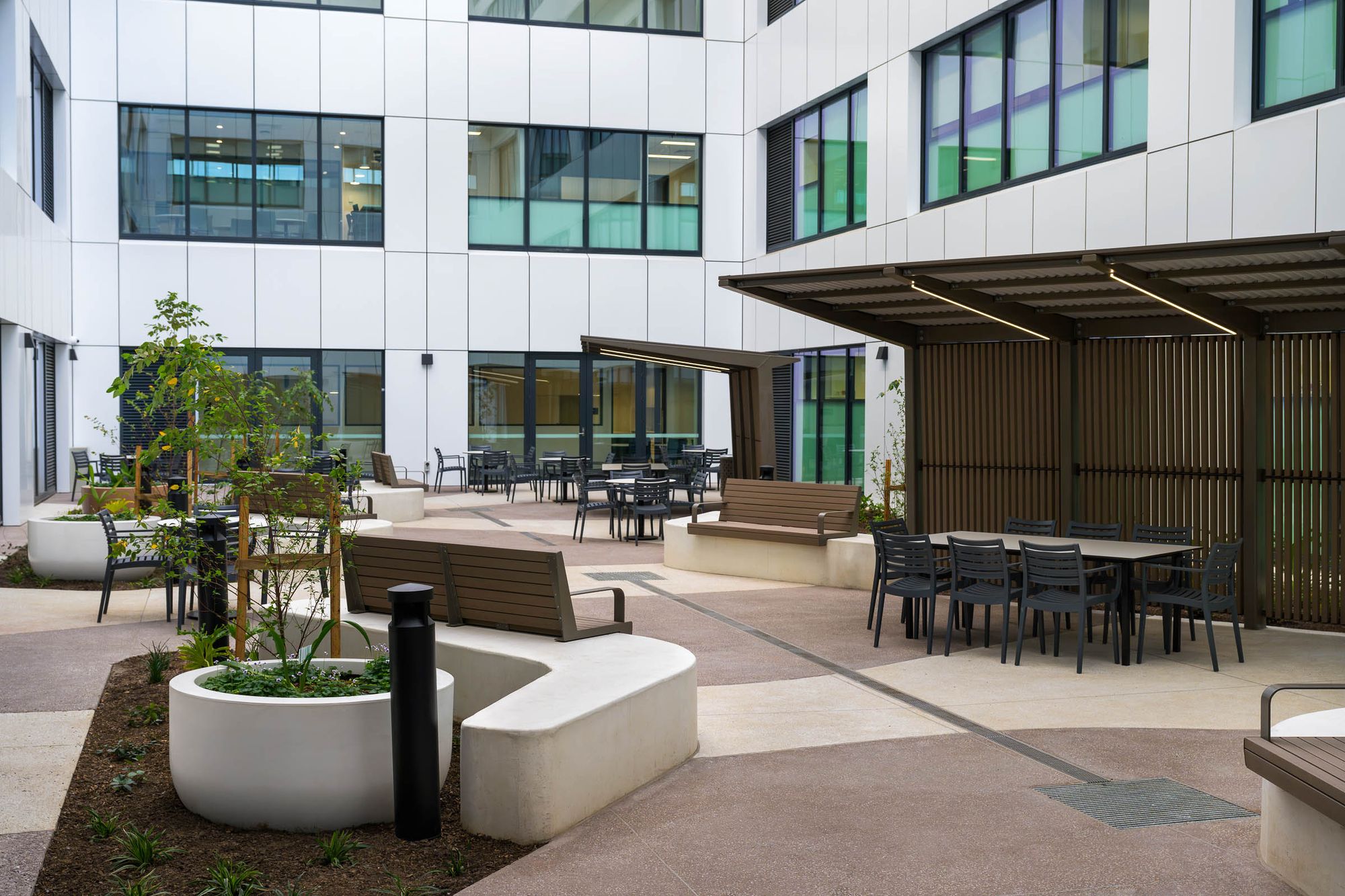 The Queen Elizabeth Hospital Clinical Services Building - Healthcare ...