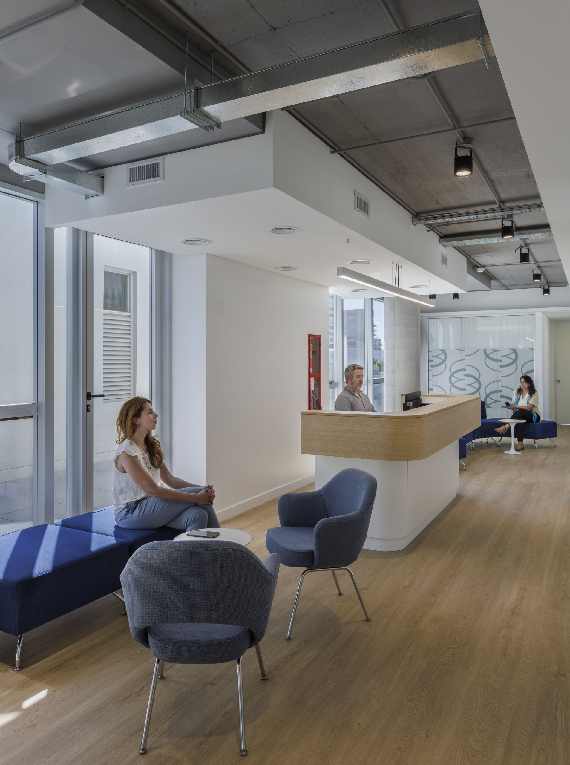 Equipo Ciencia Argentina Office & Research Facility - Healthcare Snapshots