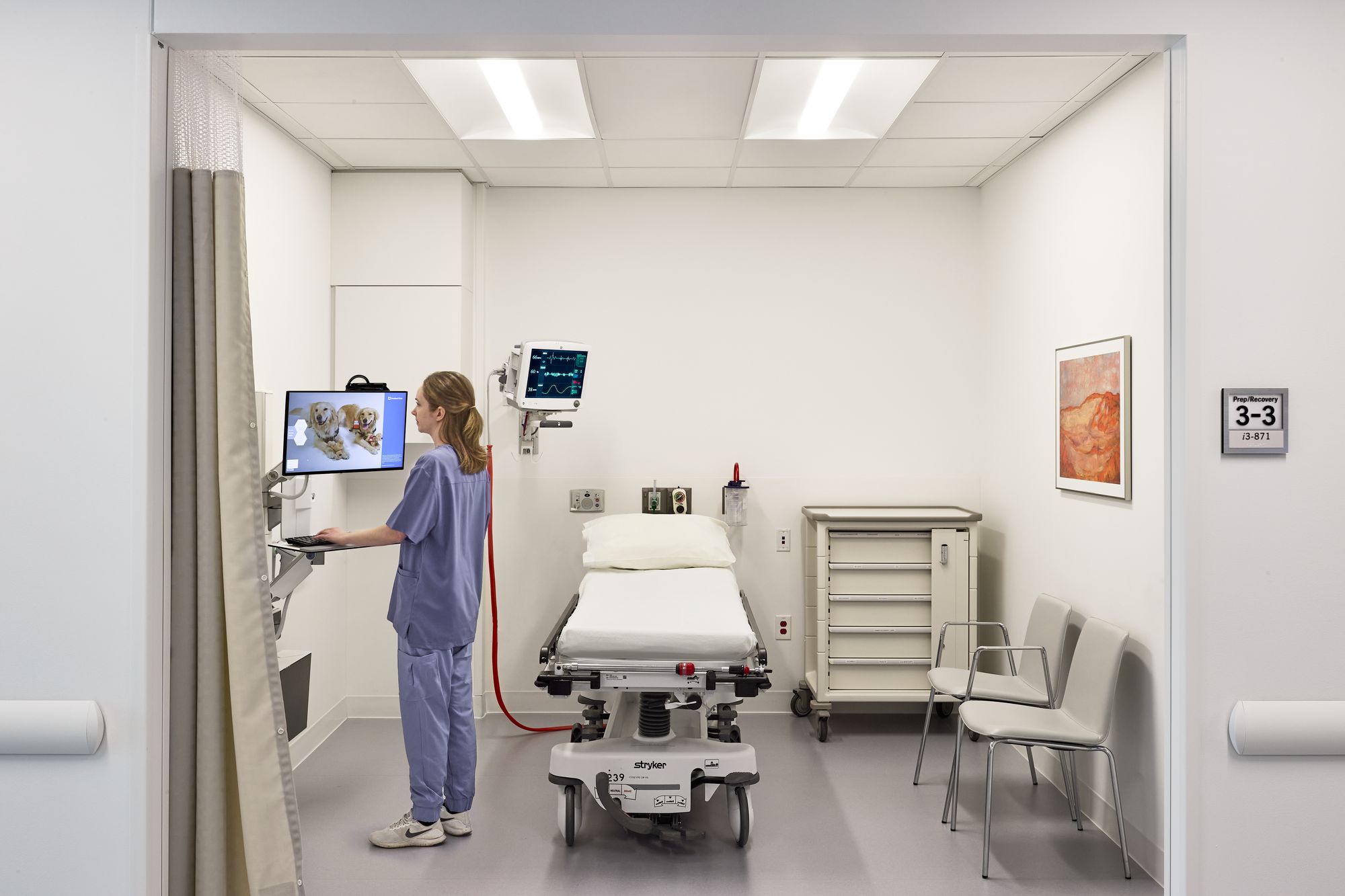 Cole Eye Institute - Jeffrey and Patricia Cole Pavilion - Healthcare ...