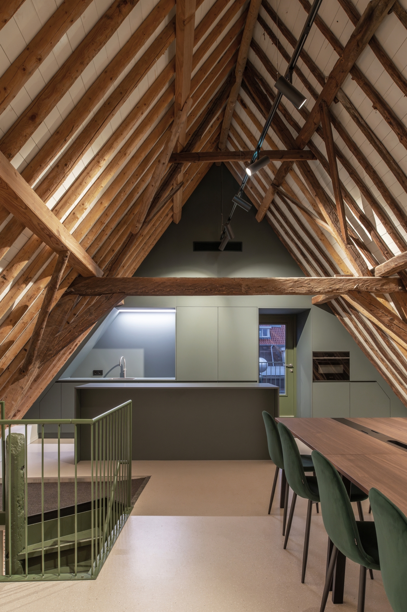 Sanders Mello Building - Healthcare Snapshots